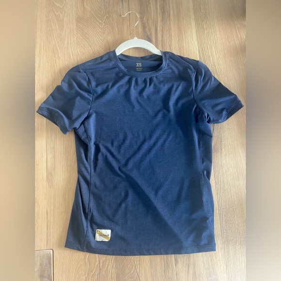 Tracksmith | Tops | Tracksmith Session Tee Xs Navy | Poshmark